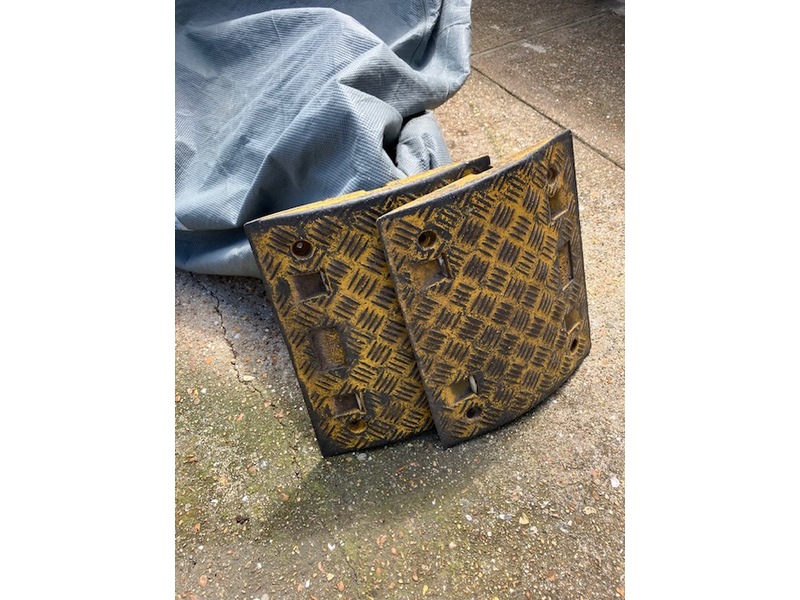 Ramps, heavy duty cable/hose crossing ramps - Newport | Wightbay