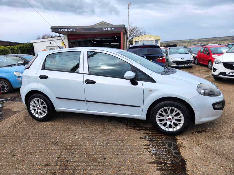 *VERY LOW MILEAGE* - FIAT PUNTO EVO 2010 - 60 PLATE - 1.4cc PETROL 5 ...