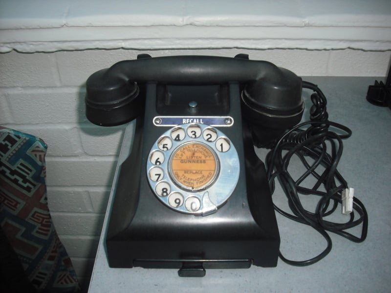 BAKELITE DIAL PHONE 330 NOW REDUCED TO £40 - Shanklin | Wightbay